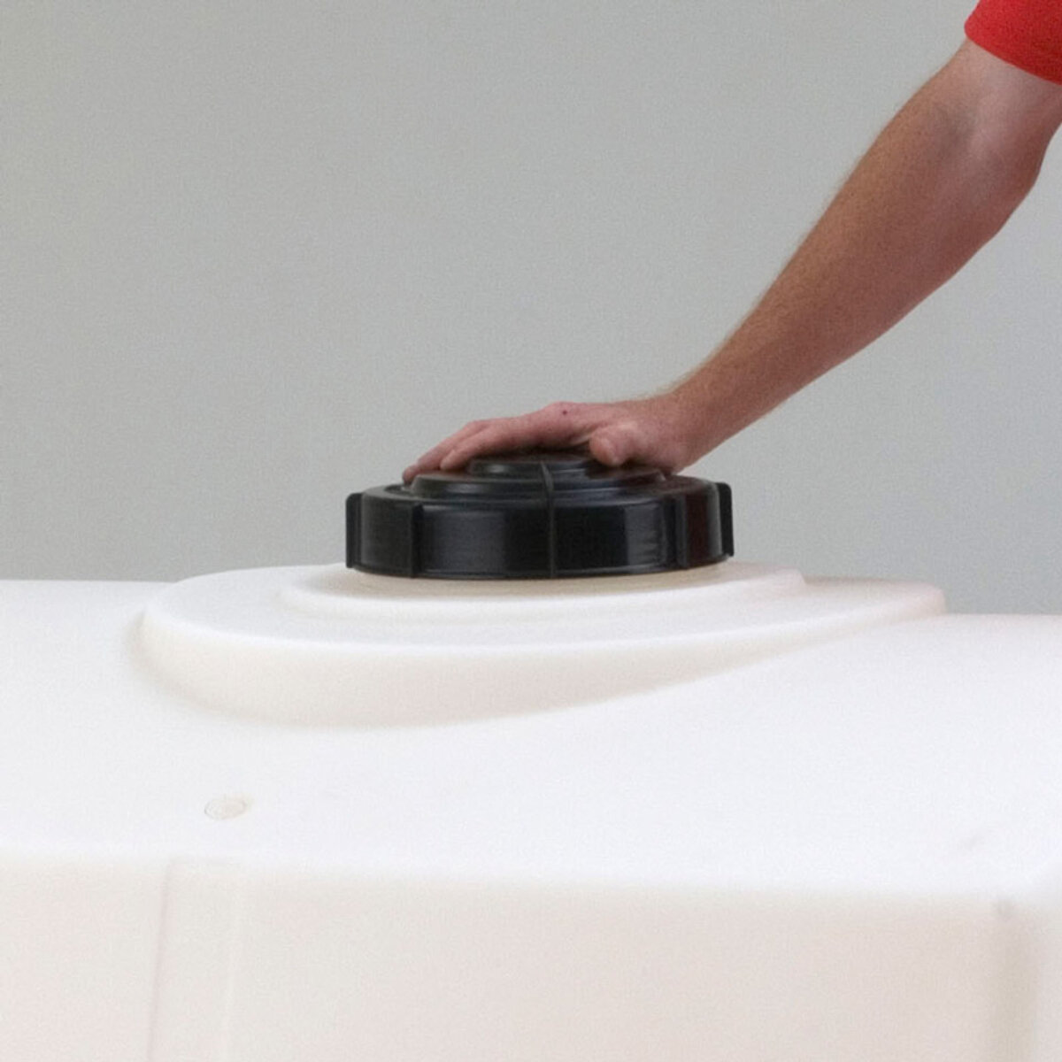 10in Vented Threaded Tank Lid with Tie | SiteOne US