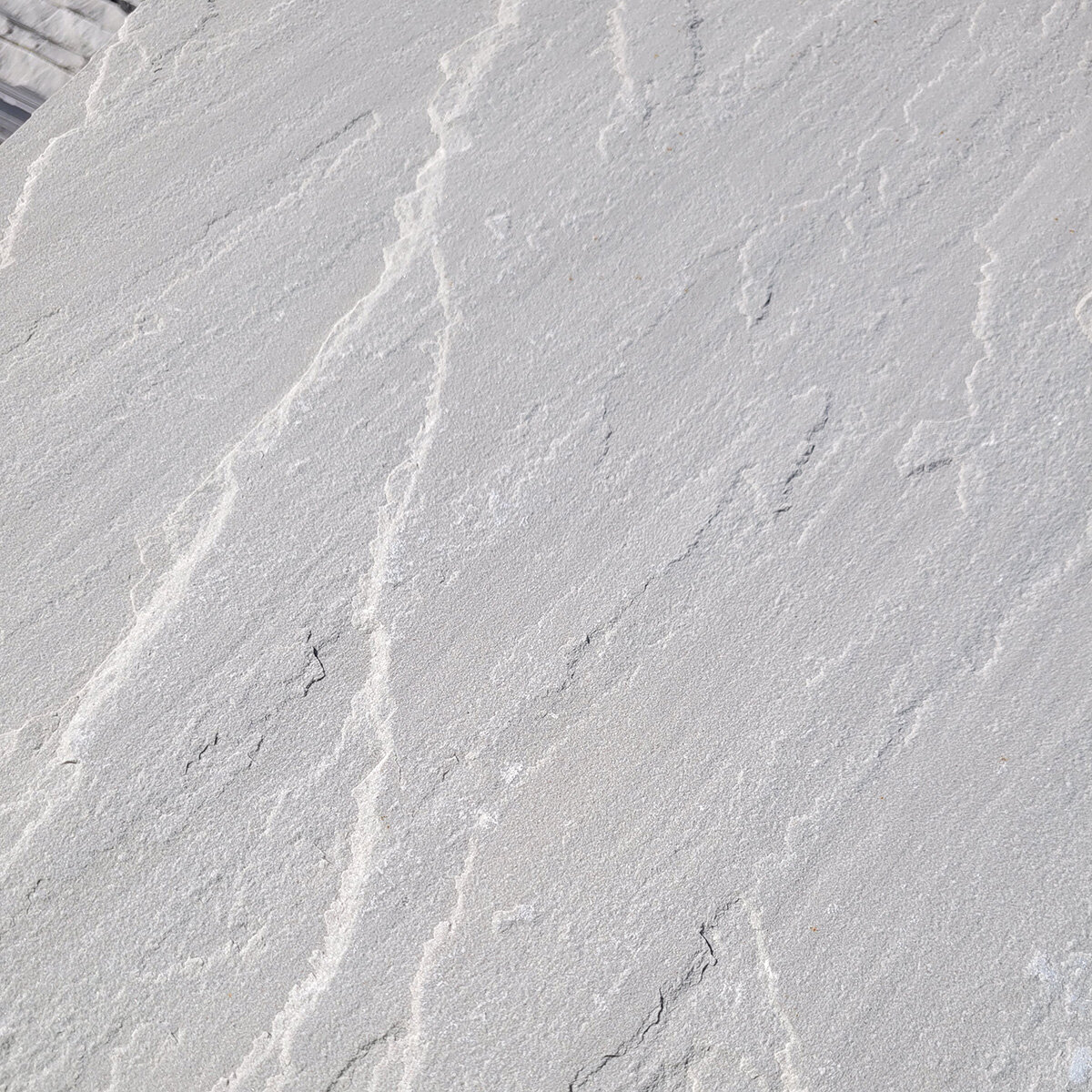 Solstice Dimensional Castle Grey Sandstone Hand Cut 7/8 | SiteOne
