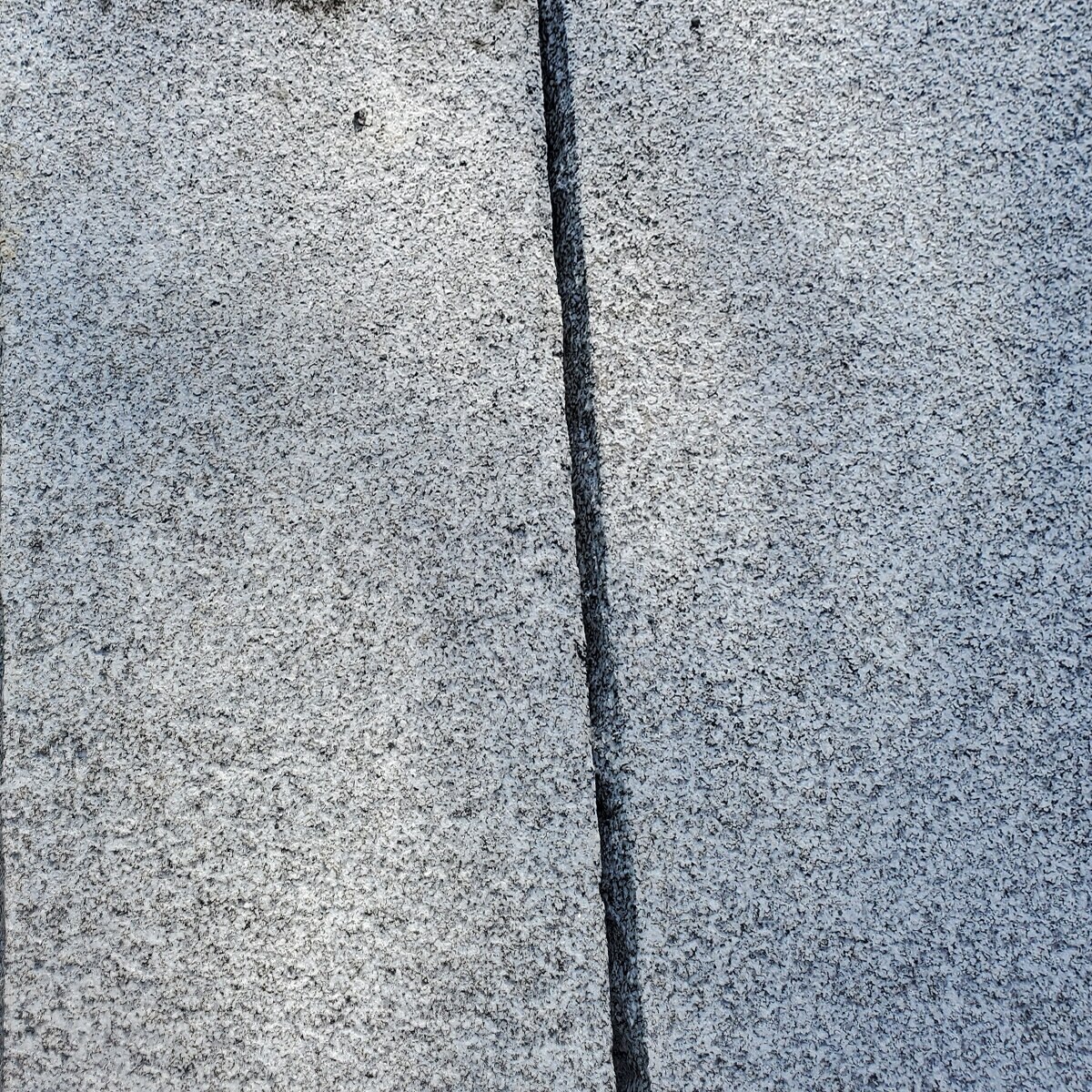 Step Woodbury Granite Snapped 7 in. x 13 in. x 60 in | SiteOne US