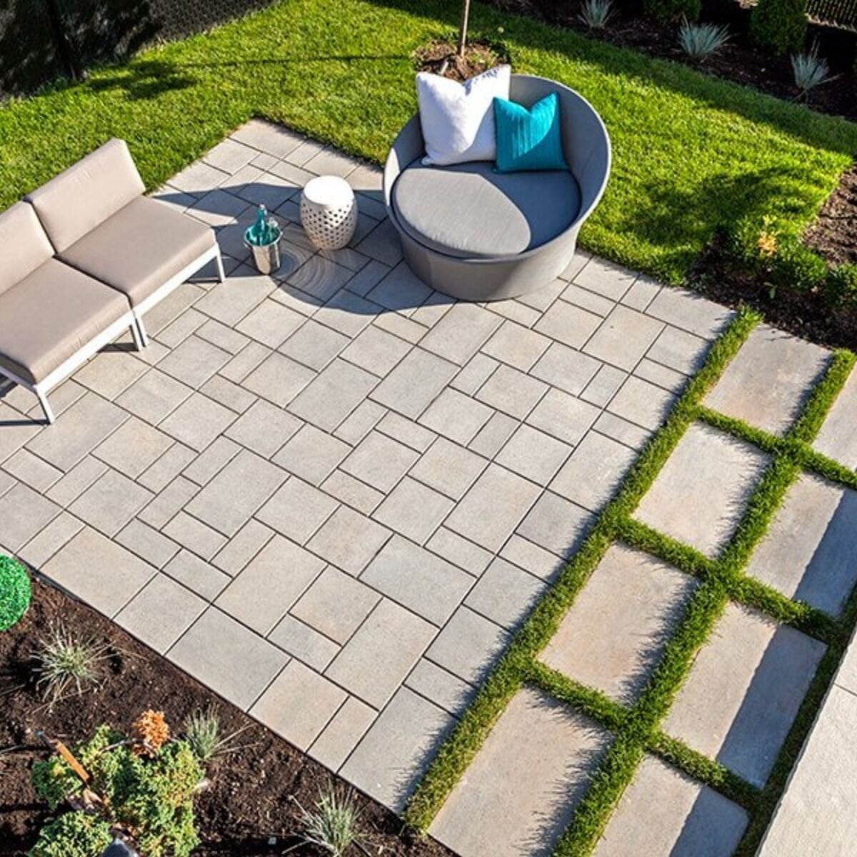 Techo-Bloc Blu 60 Slab Smooth Champlain Grey 60 mm 6 in. x 13 in. (116. ...