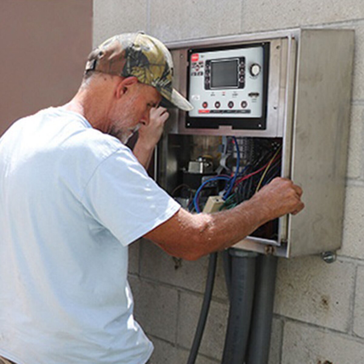 Toro DXi 2-Wire Assembly in Painted Wall Mount Cabinet | SiteOne US