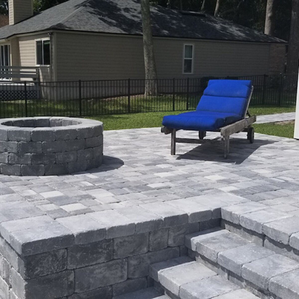 Tremron Stonegate Wall Tumbled 3 pc. Glacier 6 in. (26 sq. ft./pallet ...