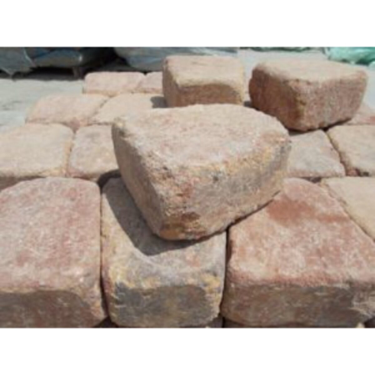 Tremron Munich Wall Wedge Block Tumbled 7 in. - 5 in. x 8 in. x 4 in ...
