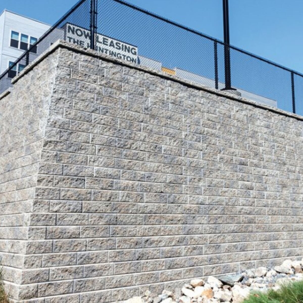 Unilock Pisa Wall Block XL Smooth Face Granite 15-3/4 in. x 5-7/8 in. x ...