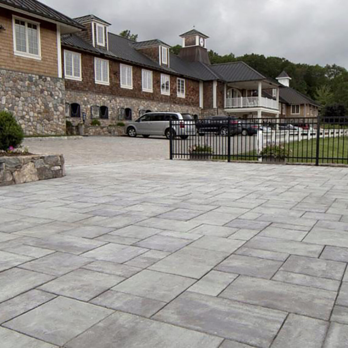 Unilock Beacon Hill Flagstone Paver Random Max Steel Mountain 6 cm (116 ...