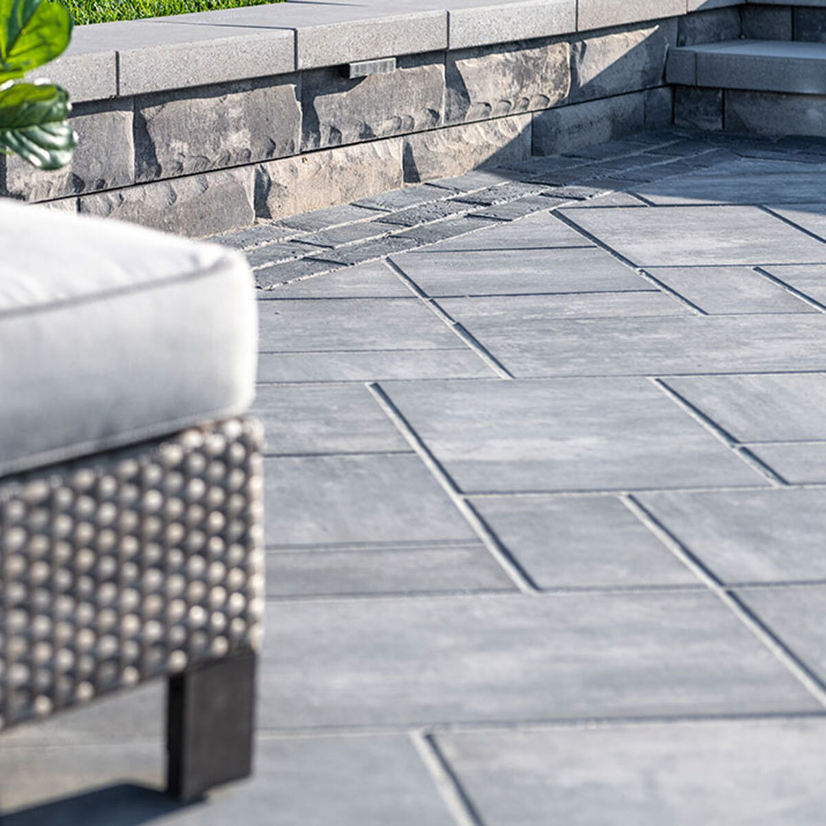 Unilock Beacon Hill Smooth Paver Random Granite 8 cm (73.22 sq. ft ...