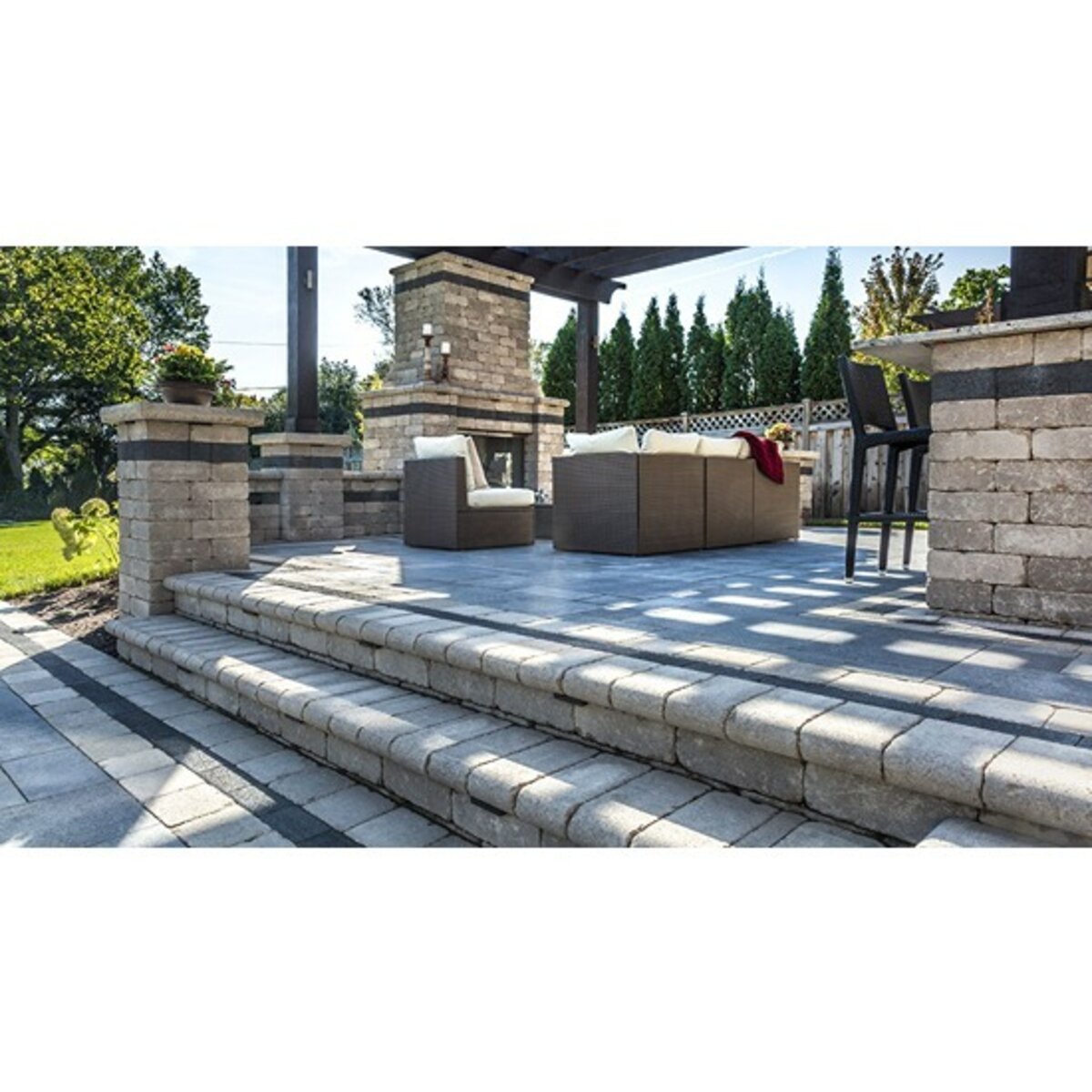 Unilock Brussels Fullnose Coping Tumbled Sandstone 6 cm (120 ln. ft ...