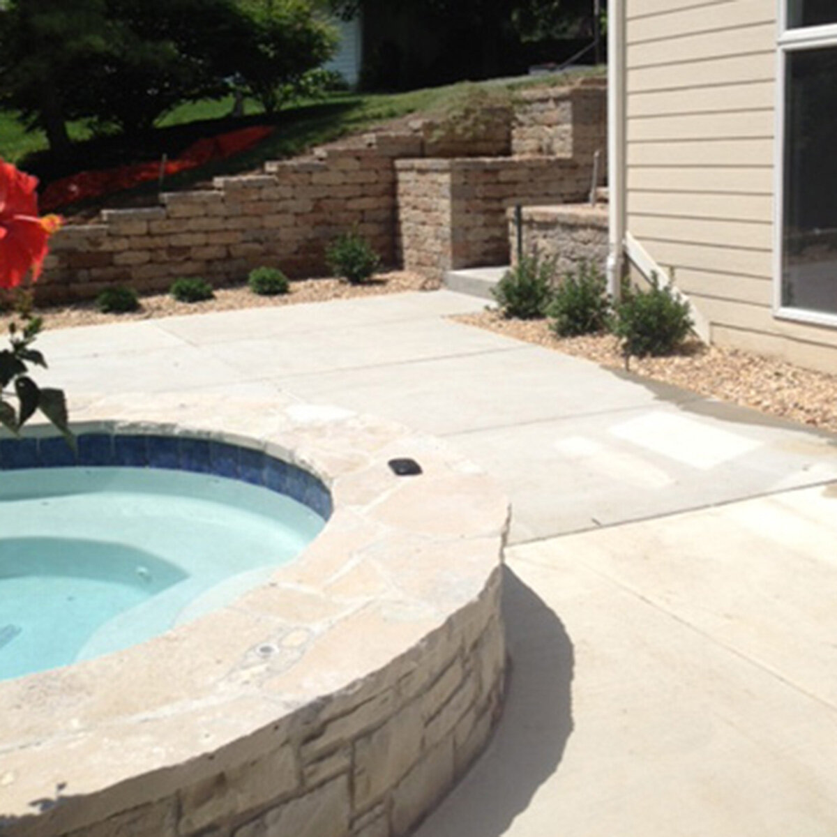 Versa-Lok SRW Step Bethany Ledge Blend (48 pc./pallet) | SiteOne US