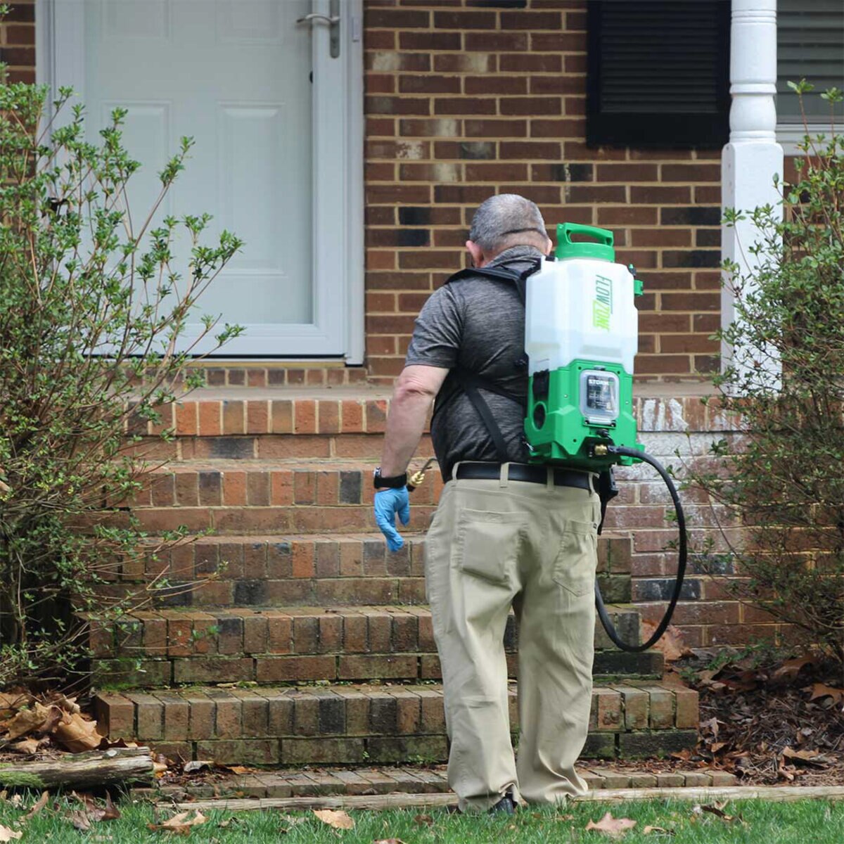 FlowZone Storm Portable Sprayer with SwapTank (2-Gallon) | SiteOne US
