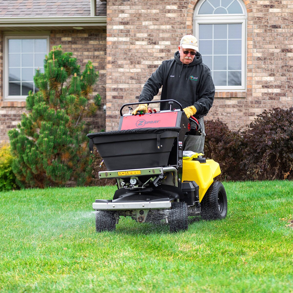 Z-Spray Spreader/Sprayer Lean to Steer 175 lb. Hopper 20 gal. Tank ...
