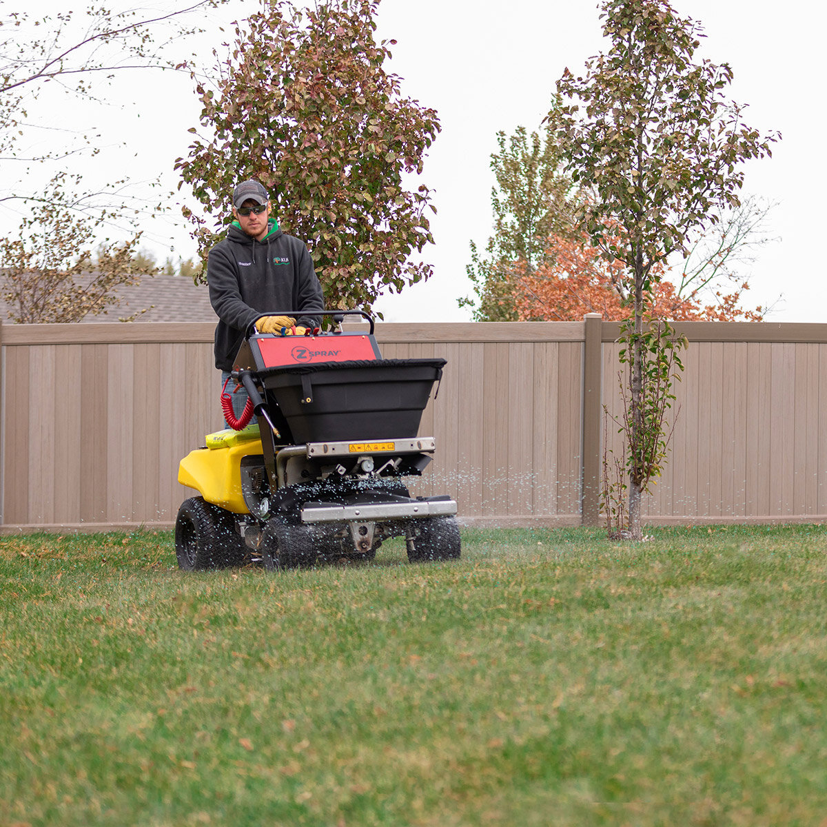 Z-Spray Spreader/Sprayer Lean to Steer 175 lb. Hopper 20 gal. Tank ...