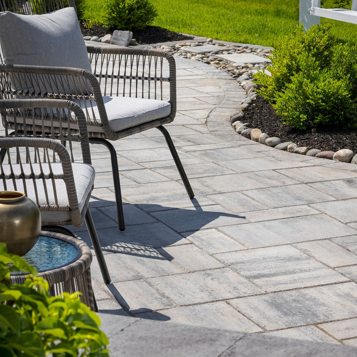 Belgard Dimensions 18 Paver Mountain Mist (112.5 sq. ft./pallet) | SiteOne