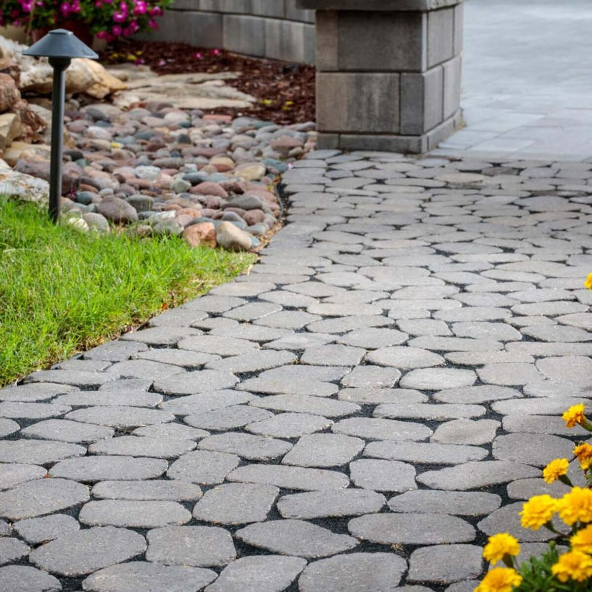 Belgard Belgian Cobble Rio (85 sq. ft./pallet) | SiteOne