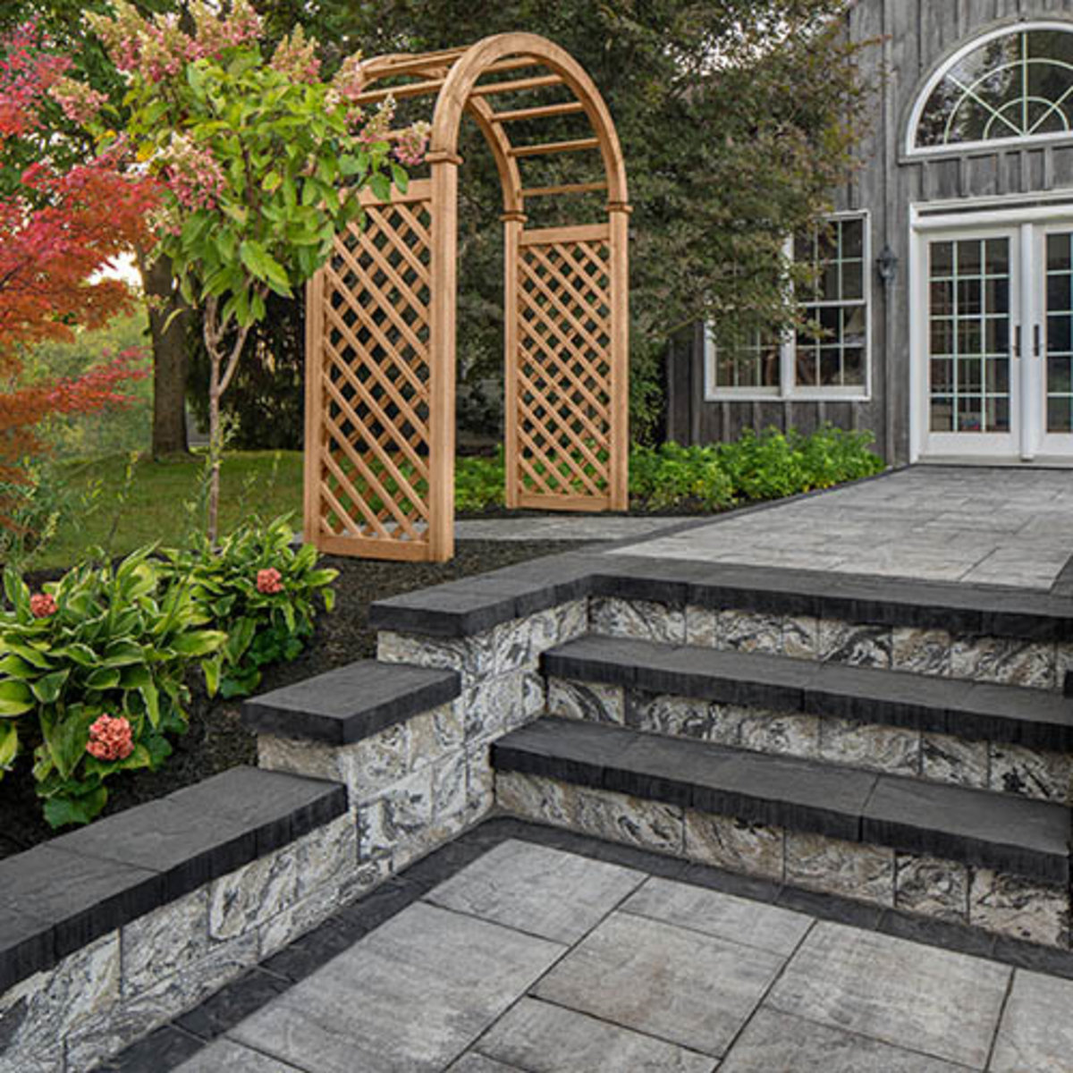 Cambridge Cap Plus Double-Sided Split Face Limestone Qu | SiteOne