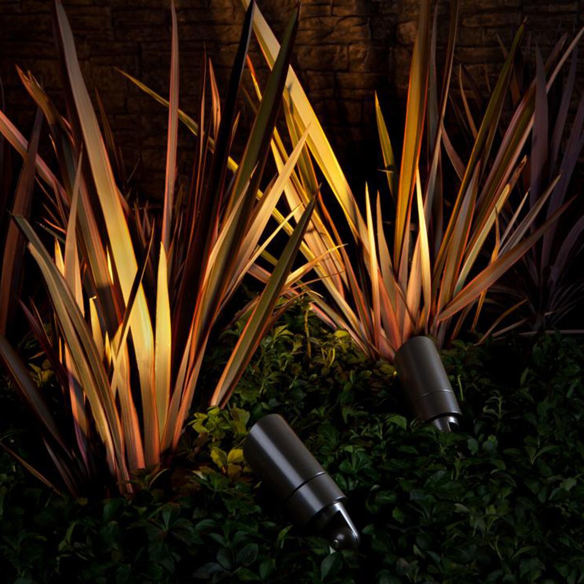 FX NP Up Light Luxor Flat Black 3LED Long Shield | SiteOne