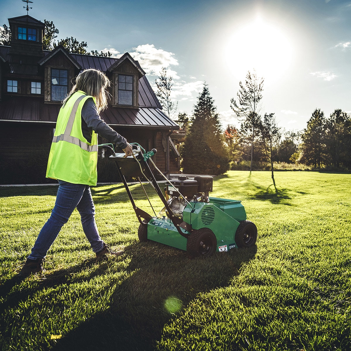 LESCO Renovator 24 Hydrostatic Seeder 24 in. | SiteOne