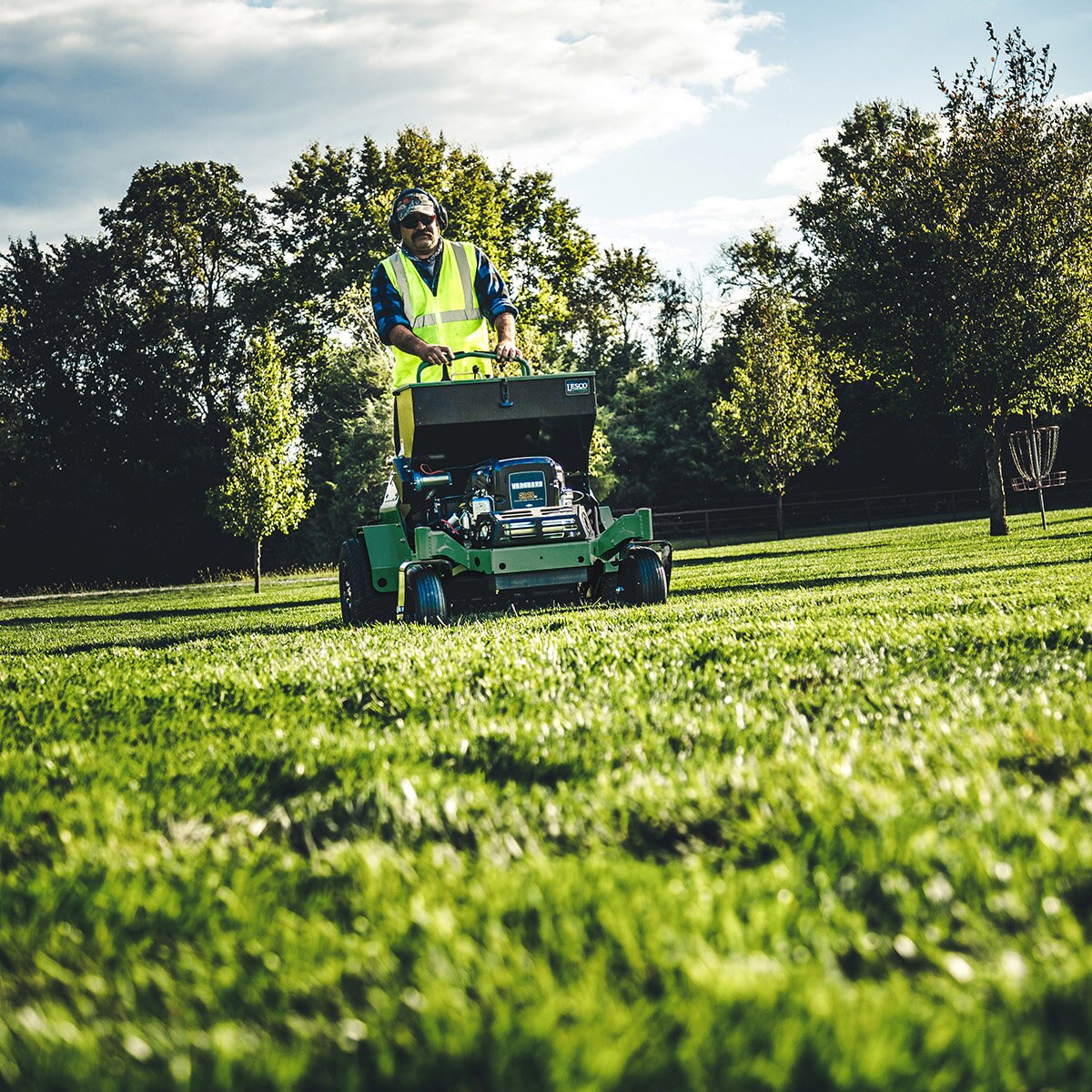 LESCO Pro-Aer 30 Ride-On Aerator 30 in. w/ Seed Box | SiteOne