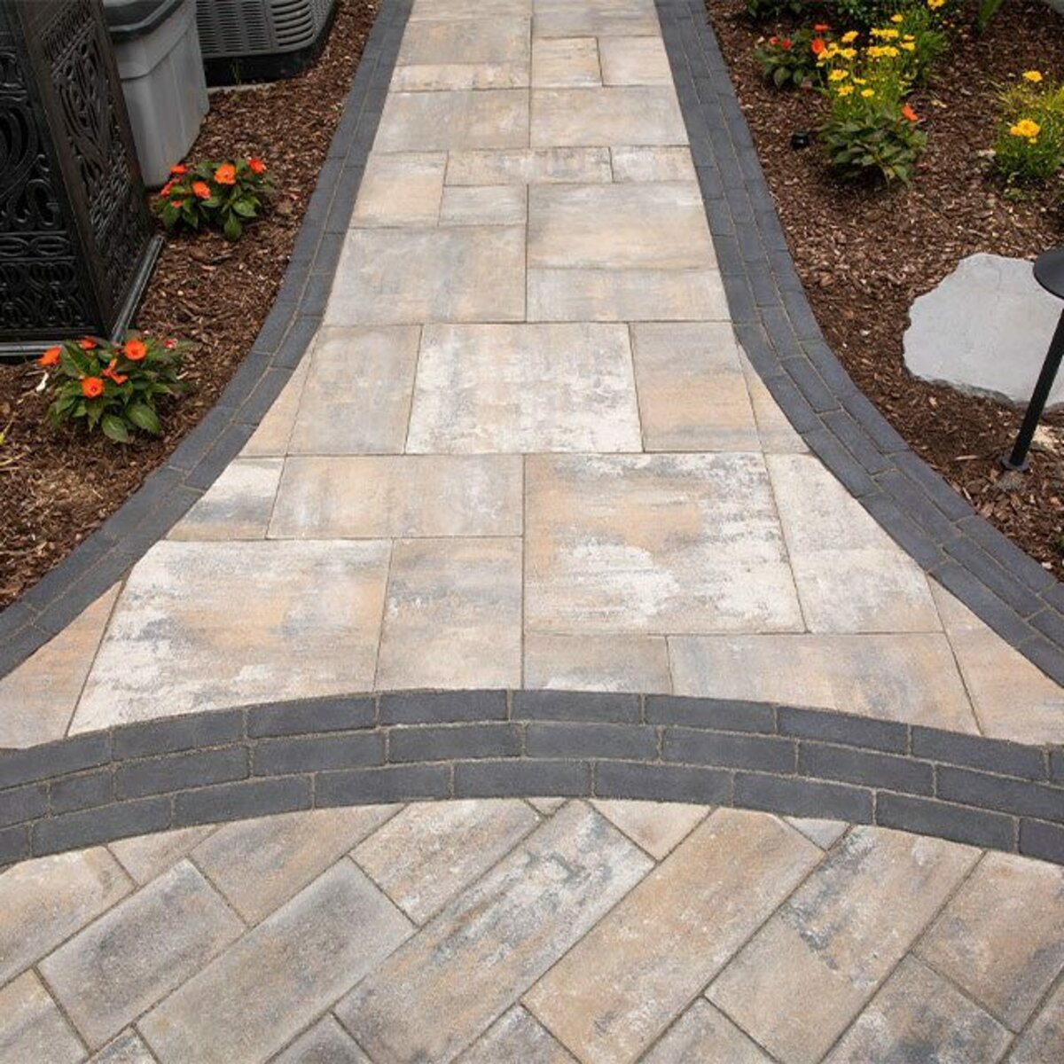 Nicolock Nicostone Old Vienna Paver Raven (55 sq. ft./p | SiteOne