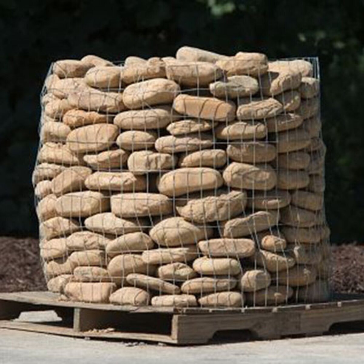 Palletized River Rock Tennessee Flats Medium | SiteOne