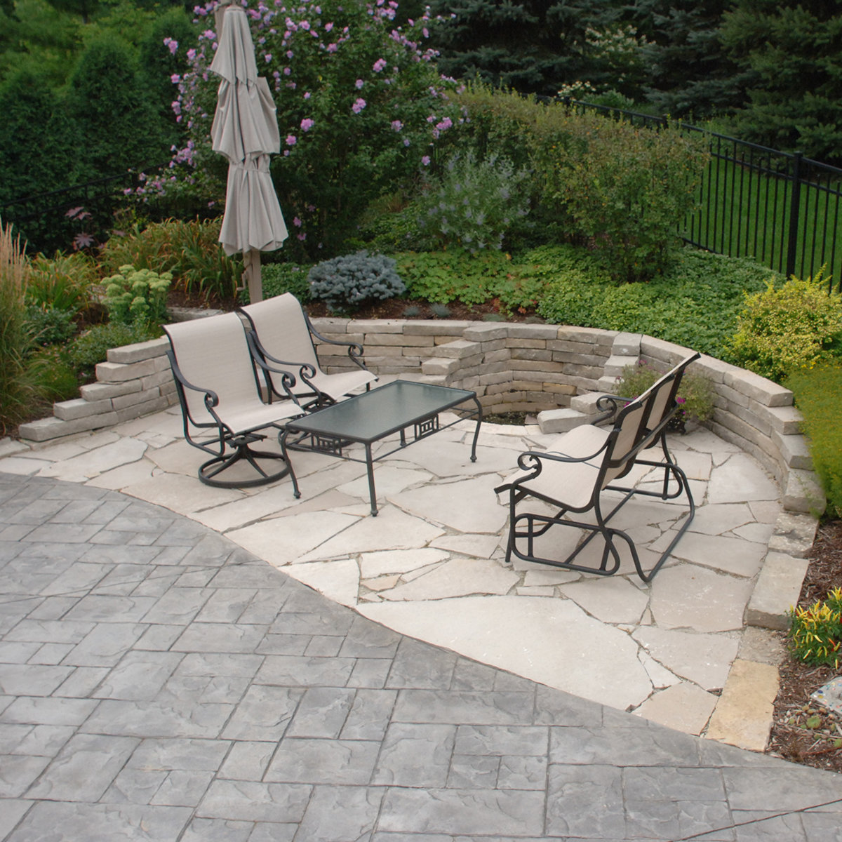 Flagstone Eden Limestone Premium Patio/Steppers 1 1/2 i | SiteOne