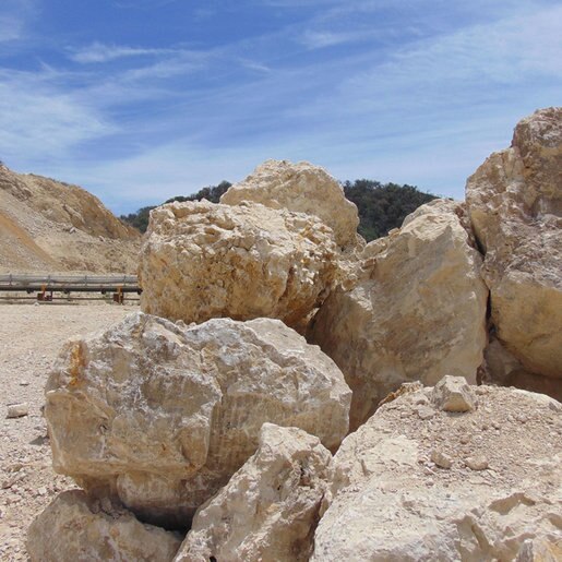 Boulder Limestone White With Color Quarried Flat | SiteOne