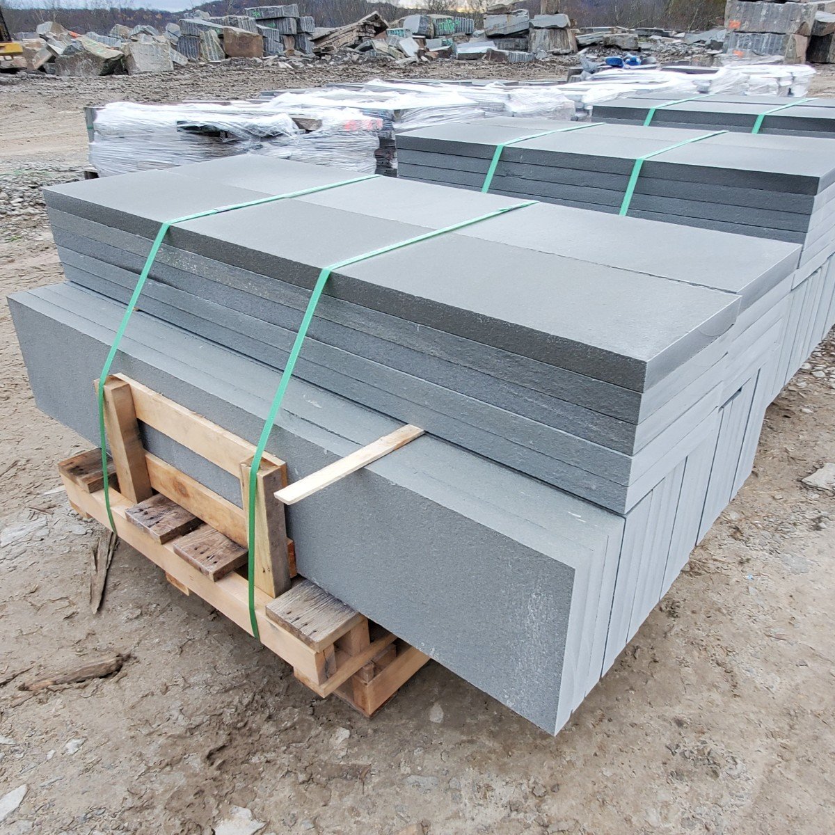 Tread Bluestone Select Blue Thermal 2 in. x 14 in. x 60 | SiteOne