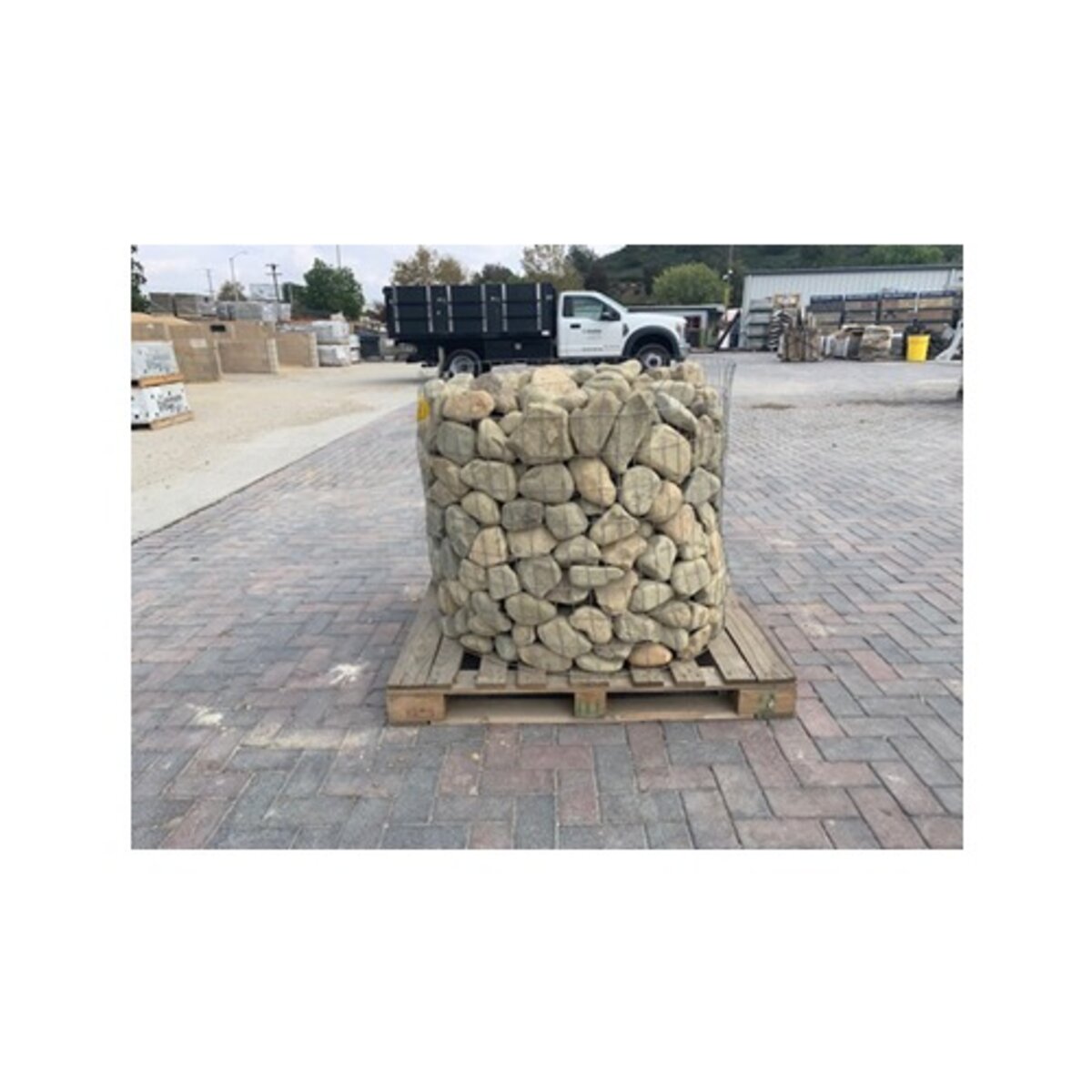Palletized River Rock Malibu Cobbles | SiteOne