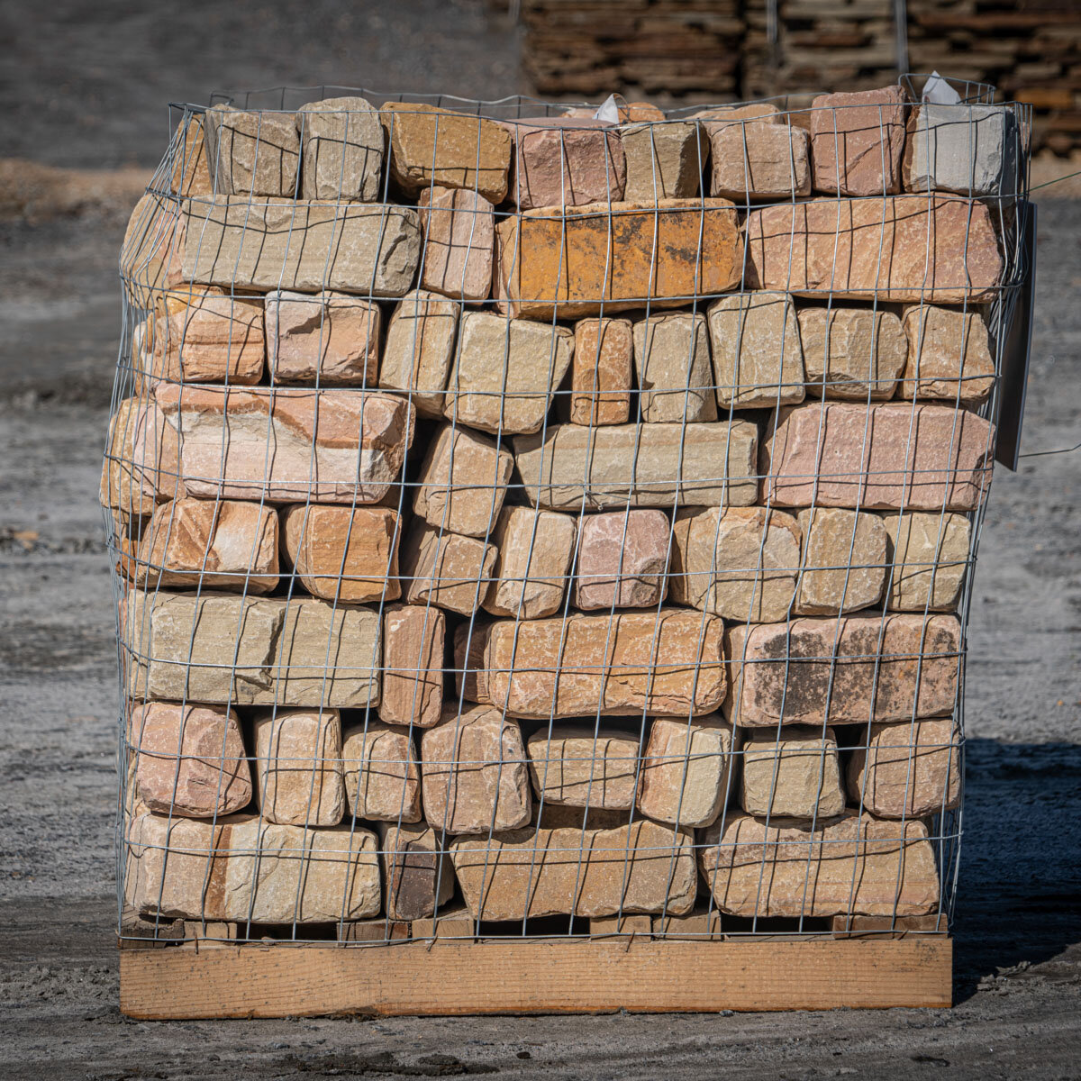 Tennessee Tumbled Cobbles Variegated Brown | SiteOne