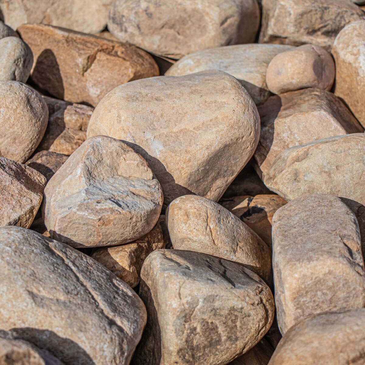 Palletized River Rock Tennessee Pond Mix | SiteOne