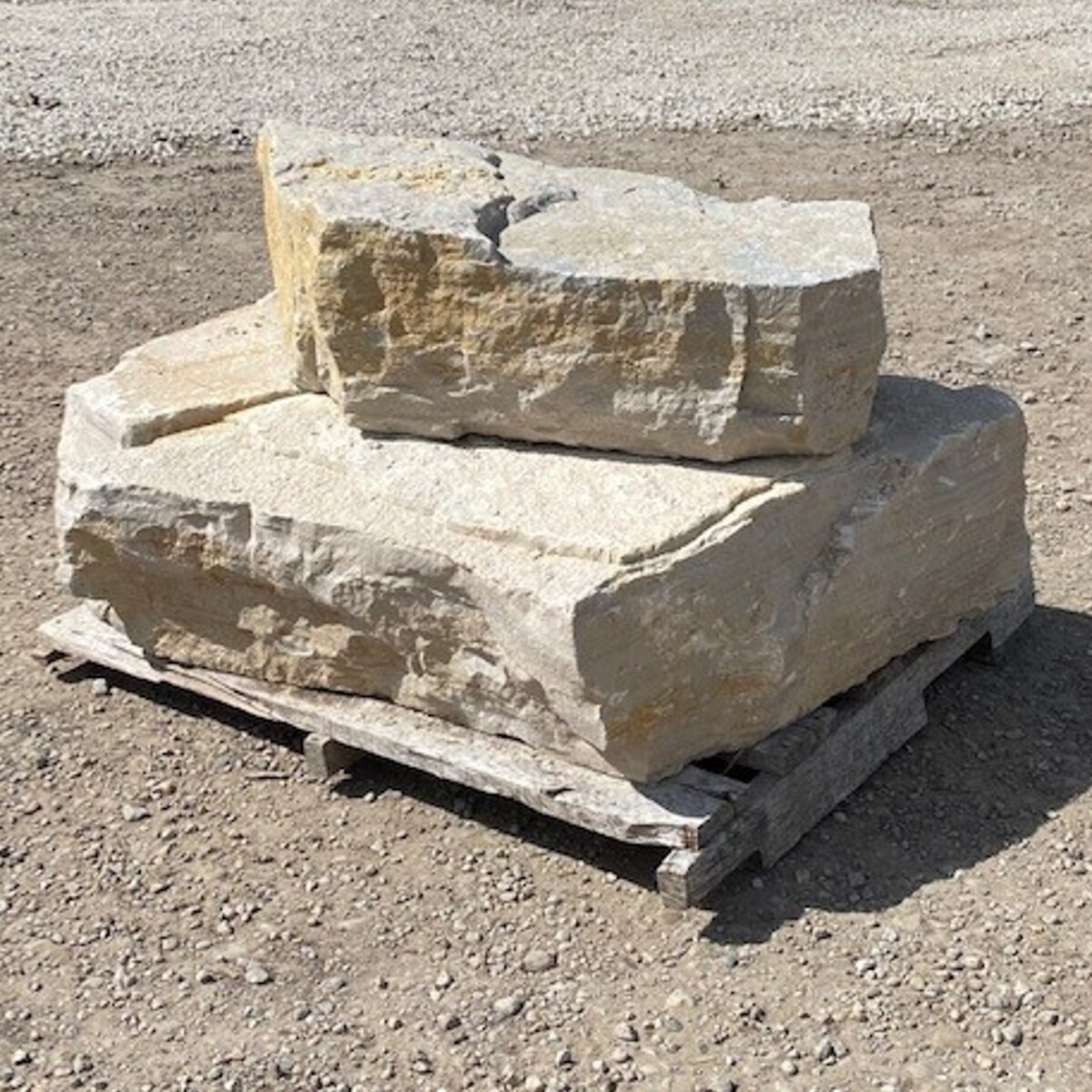 Outcropping Eden Limestone Bobcat Size | SiteOne