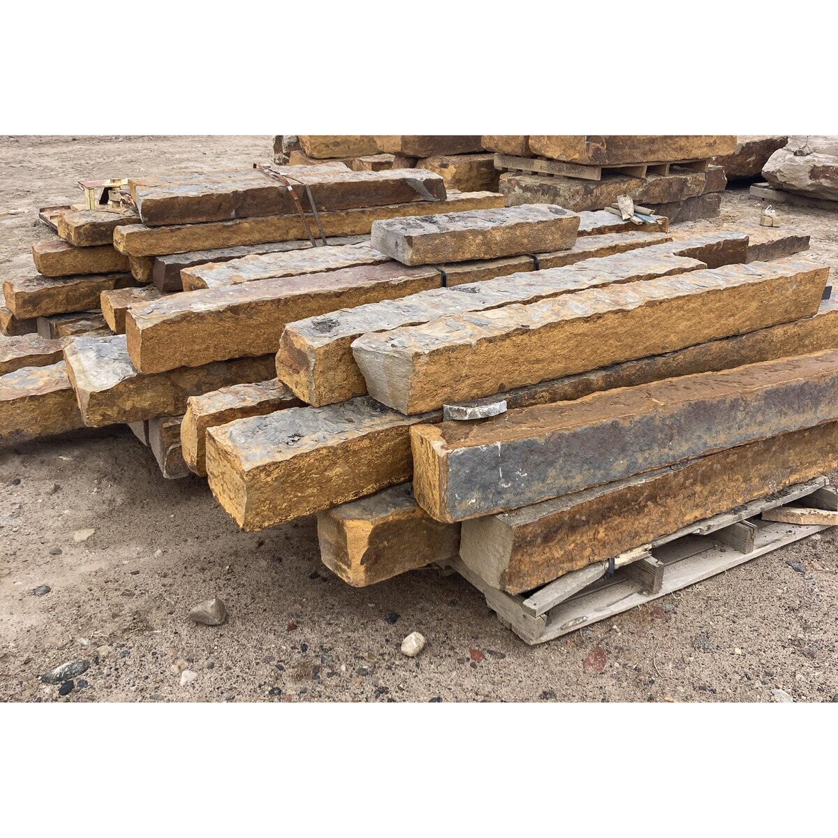 Beam Rock Weathered Arkansas Sandstone | SiteOne