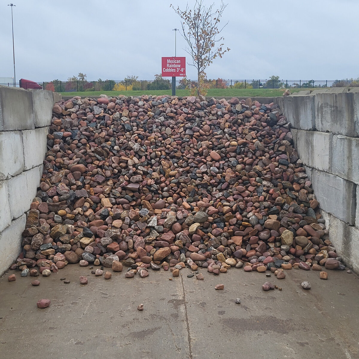 Bulk River Rock Mississippi Cobbles 3 - 6 in. | SiteOne