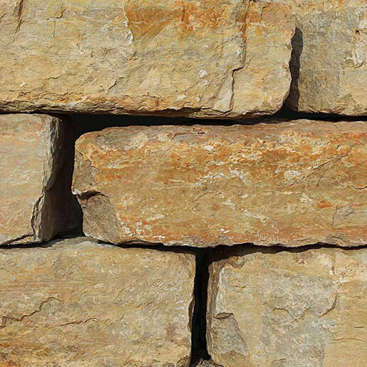 Outcropping Rustic Buff Limestone Chunks | SiteOne