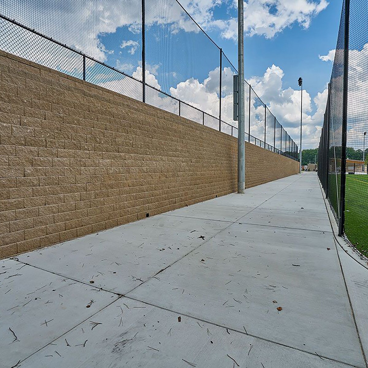 Keystone Regal Stone Pro 8 in. Wall Rockface Sandstone | SiteOne