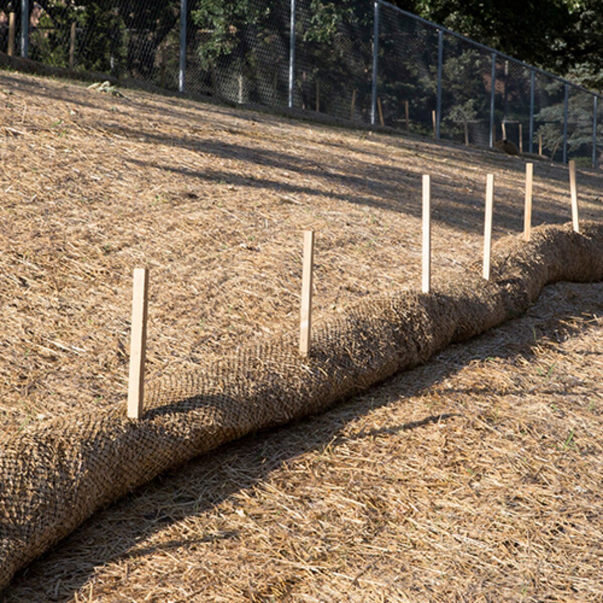 SRW Straw Wattle 9 in. x 25 ft. | SiteOne