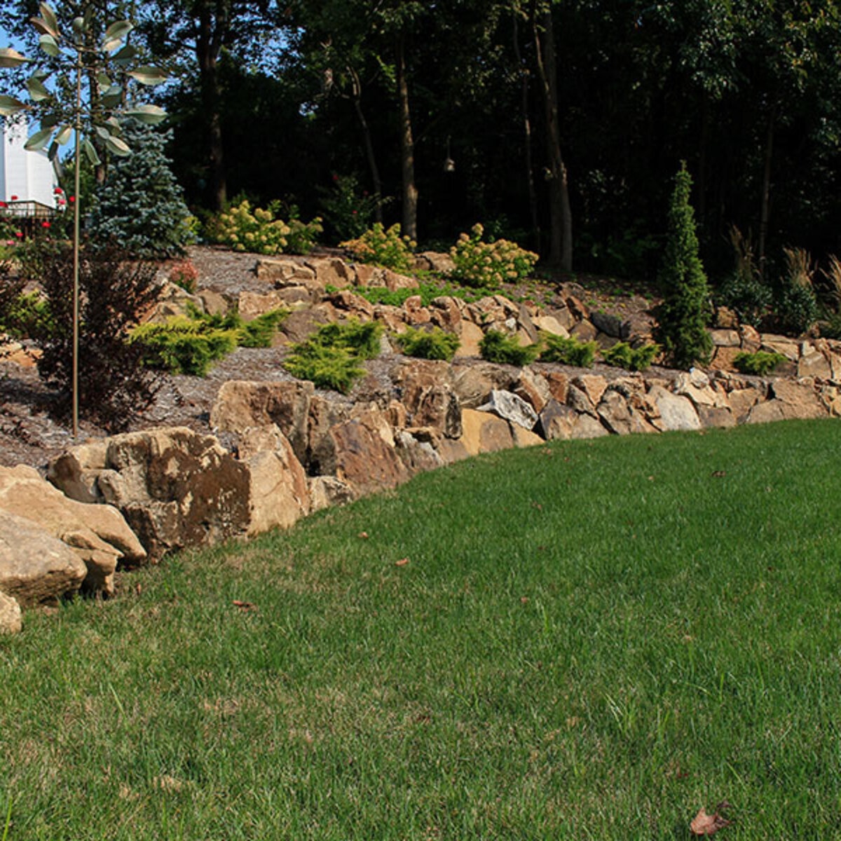 Weathered Limestone Boulders | SiteOne