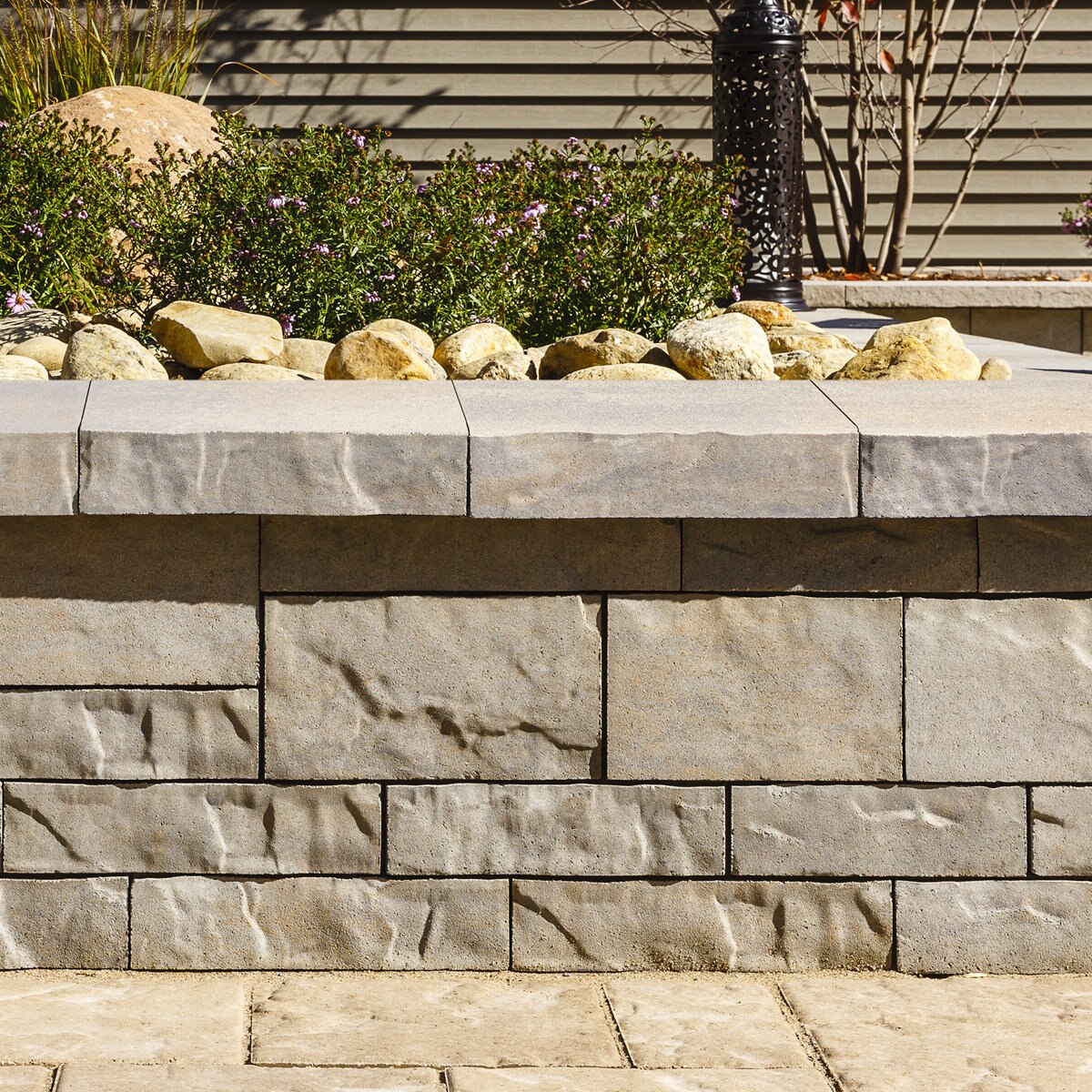 Techo-Bloc Brandon Wall Cap Slate Champlain Grey (18 pc | SiteOne