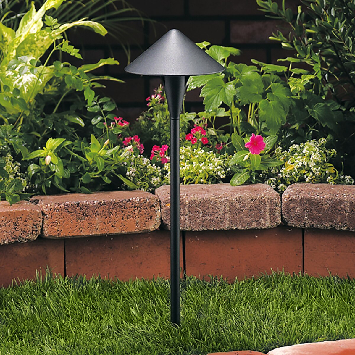 Vista PR-6500 Path Light Aluminum Black Finish 5W 3000K | SiteOne