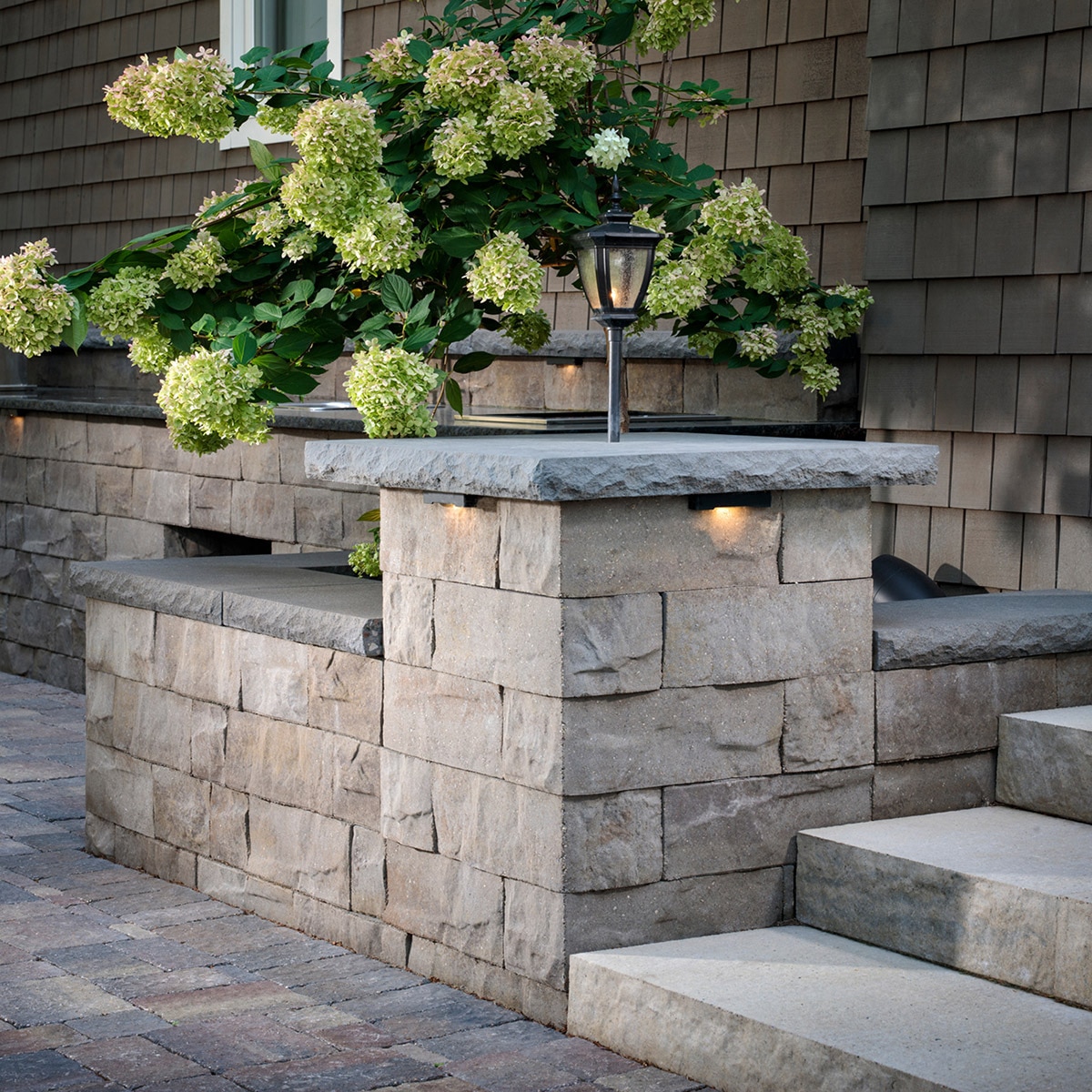 Belgard Universal/Anchor Diamond Pro Cap Hard Split Gra | SiteOne